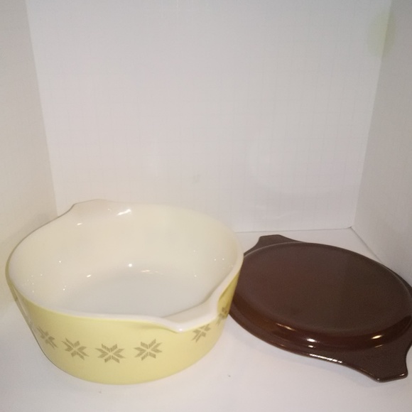 Pyrex | Kitchen | Pyrex Brown Ovenware Vintage 929 | Poshmark